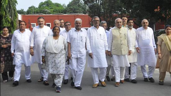 Haryana Congress leaders meet Governor, express concern over threat ...