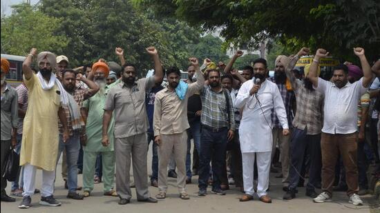 PRTC contractual staff shut bus stand for 2 hours, commuters suffer ...