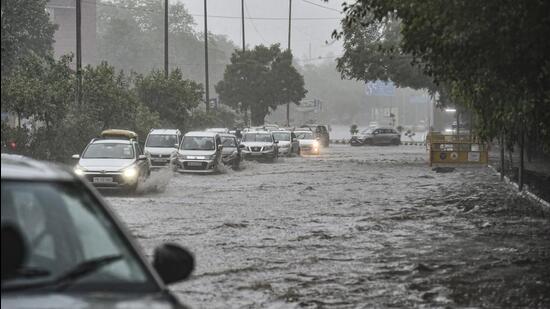 Heavy to very heavy rainfall likely to continue in western India ...