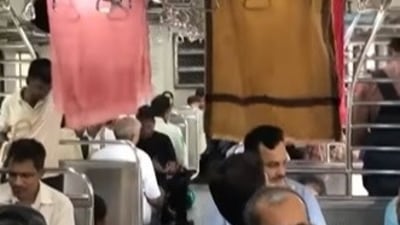 Are commuters drying their clothes in Mumbai locals? Watch viral video ...