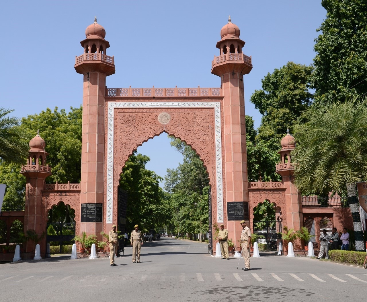 AMU drops two works of Islamic authors, starts course on Sanatan Dharma ...