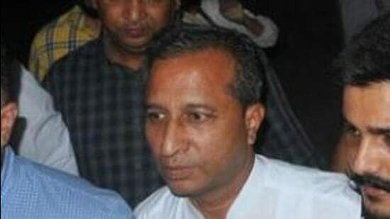 Out on bail, sacked AAP minister Singla gets politically active in ...