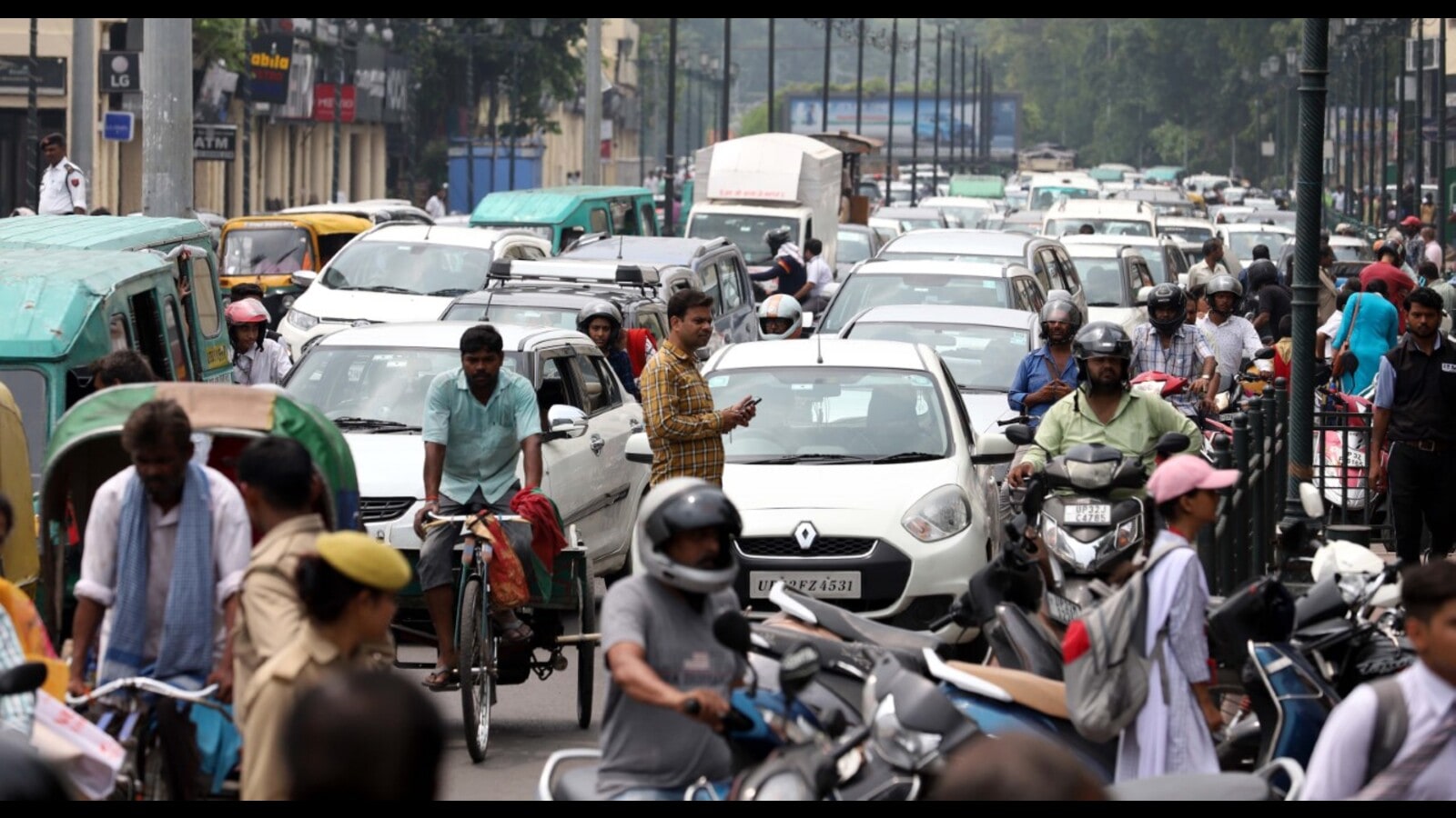 Traffic flow on six stretches in U.P. capital to be improved ...