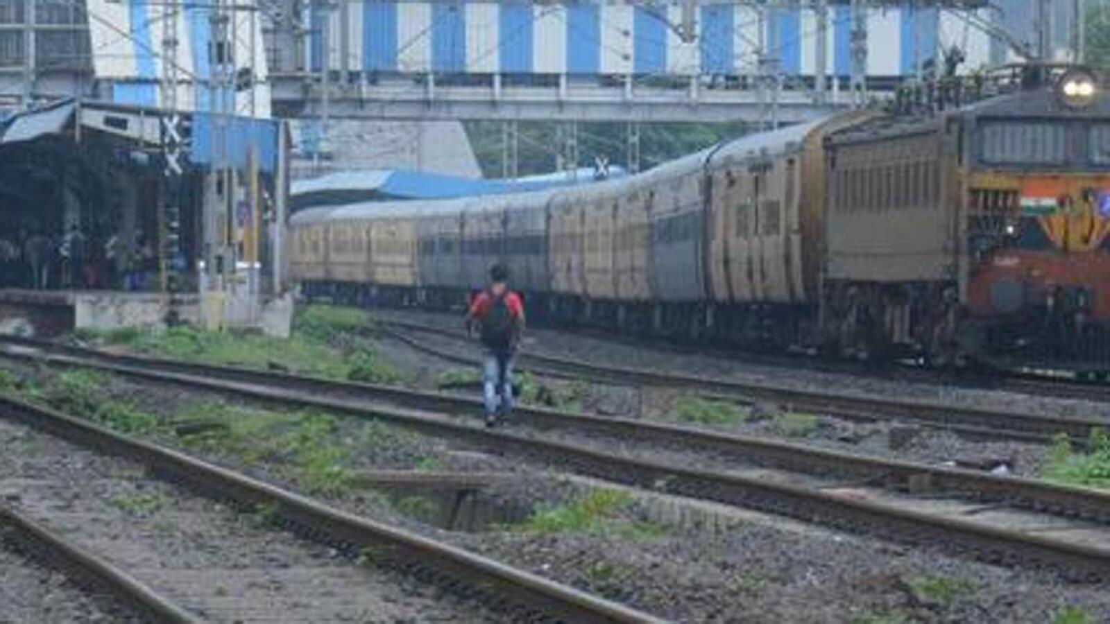 Patrolman spots fallen boulder on tracks, stops train on Mumbai-Pune ...
