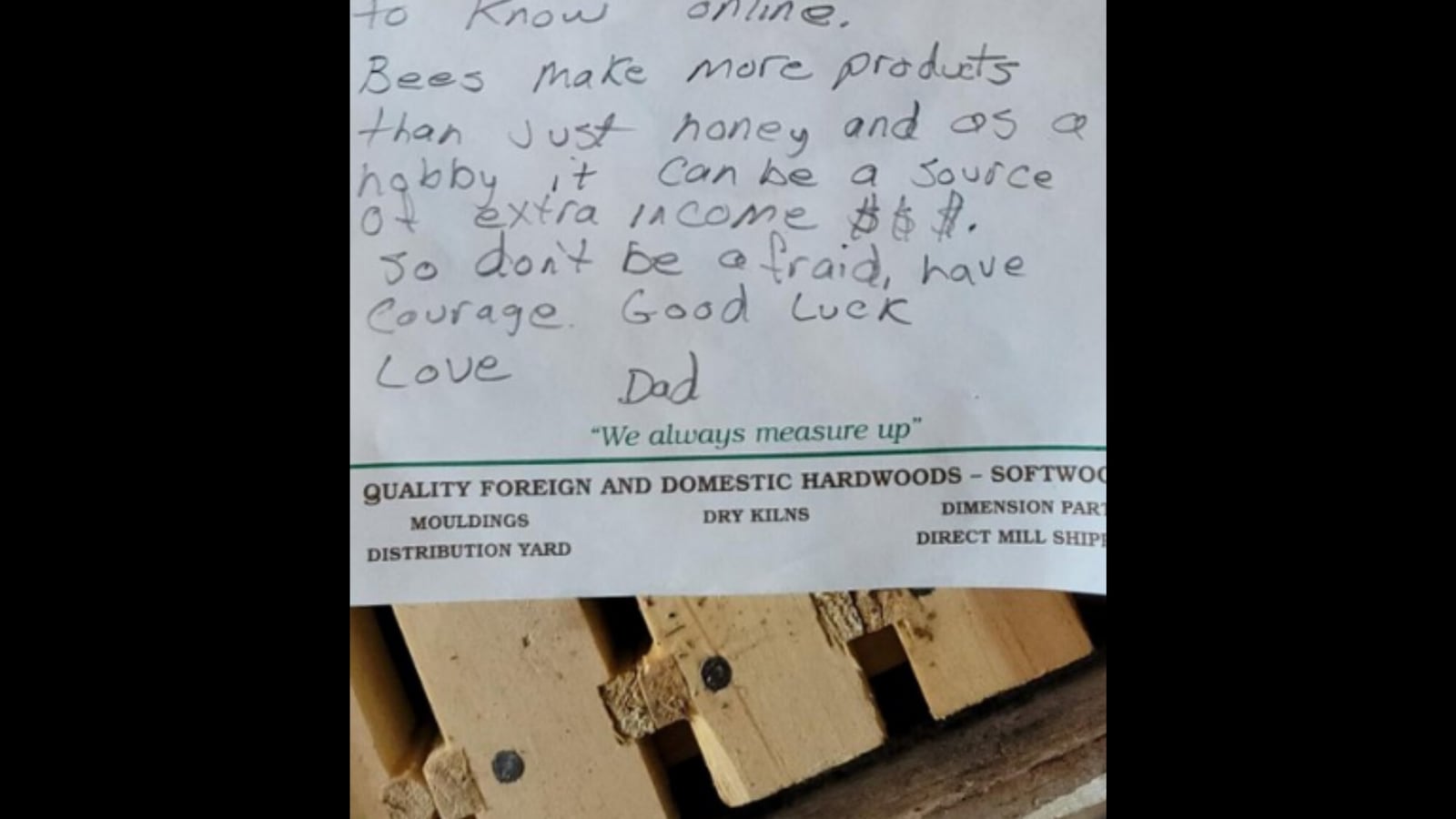 Woman finds heartwarming note nine years after dad’s death. Here’s what ...