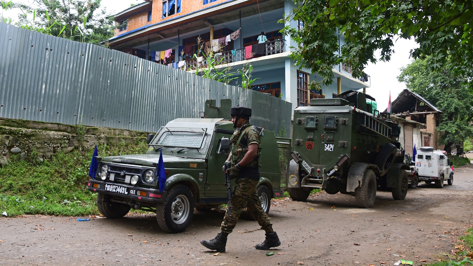 J&K: Forces bust terrorist hideout in Shopian, arms and ammunition ...