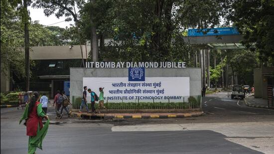 IITB awards record 449 PhDs this year | Mumbai news - Hindustan Times