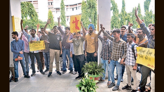 Panjab University: Now, UIET students protest over fee hike | Hindustan ...
