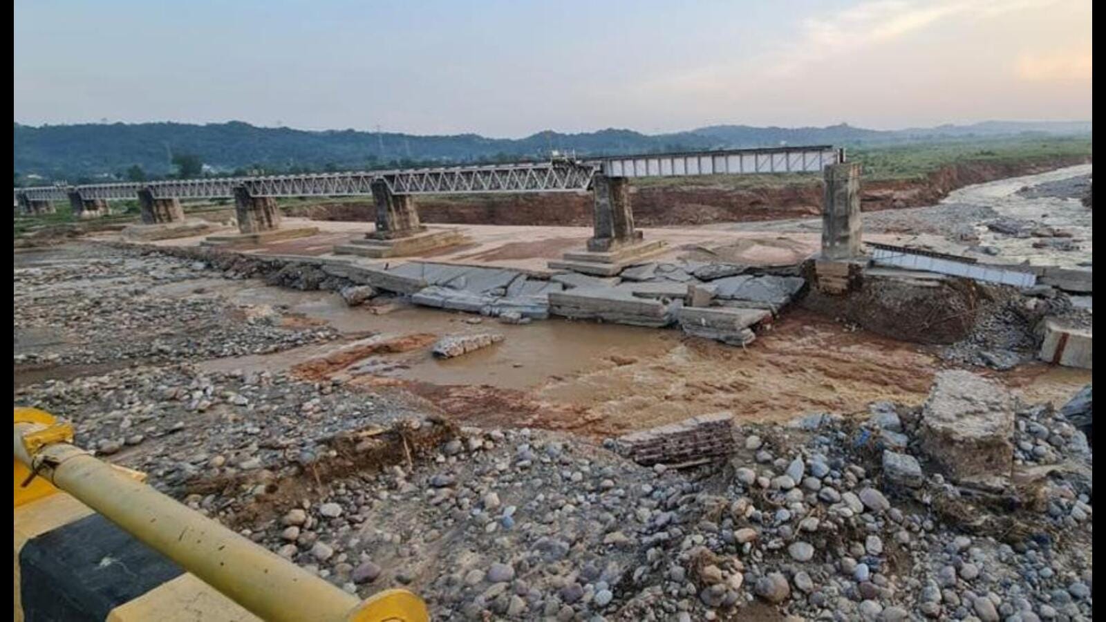 DC orders probe into collapse of British-era Chakki rly bridge ...