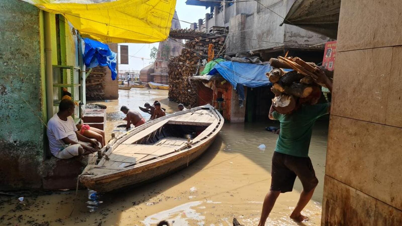 From ashes to gold, quest for livelihood at a Varanasi ghat | Latest ...