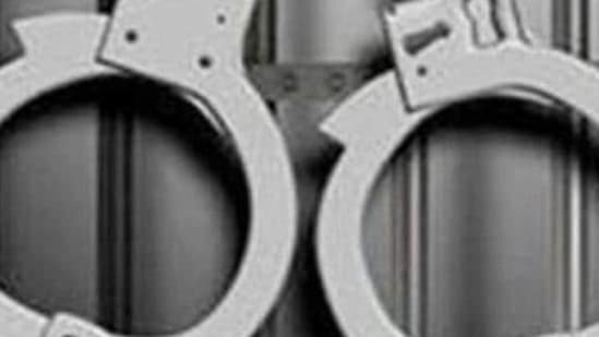 Insurance agents in Mumbai booked for duping 1,129 policyholders ...