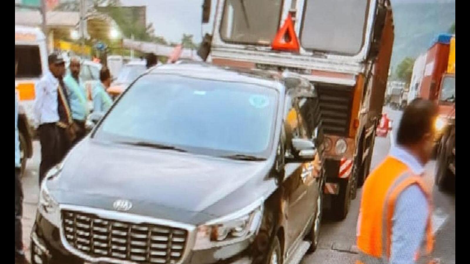 Truck hits BJP MLA Nitesh Rane’s car on Pune-Mumbai Expressway; none ...