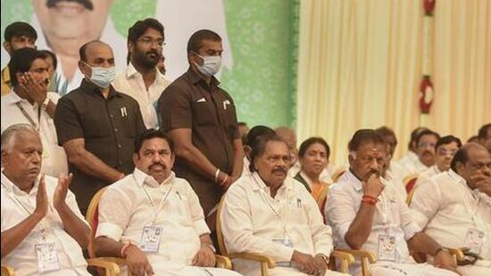 O Panneerselvam’s son & AIADMK’s lone MP continues to praise Stalin-led ...