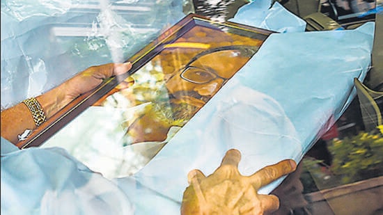 Former Tata Sons chairman Cyrus Mistry cremated in Mumbai | Hindustan Times