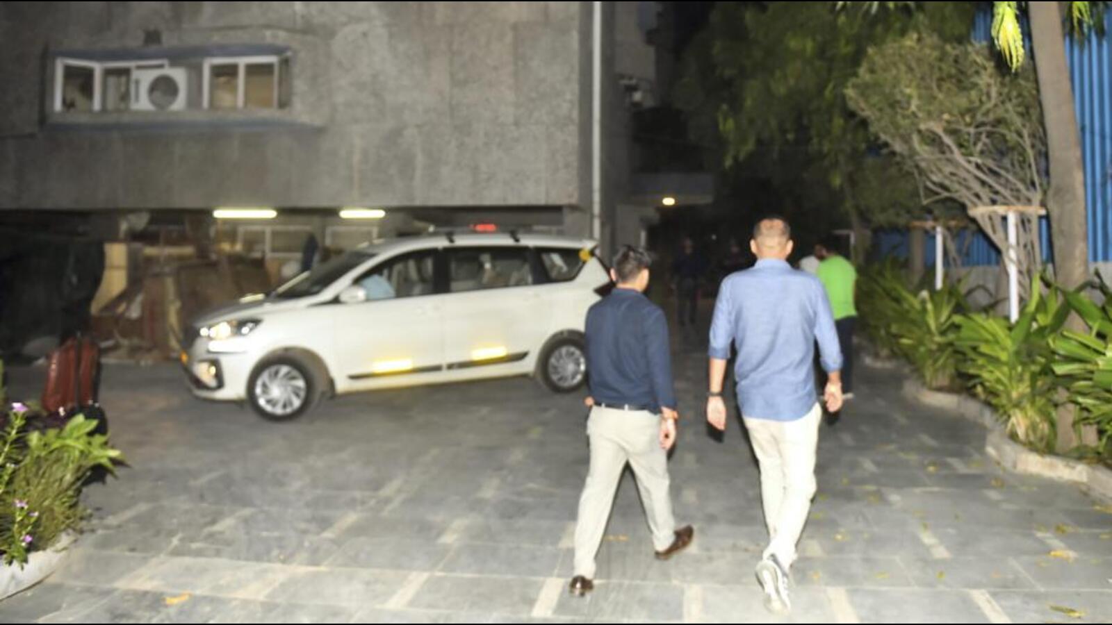 I-T surveys office of NGO Oxfam, think tank CPR | Latest News India