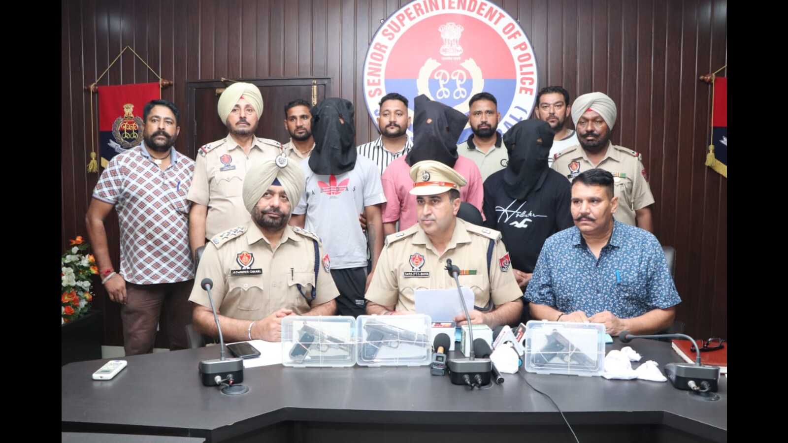 3 shooters of ‘Ravi Gujjar gang’ held with weapons, heroin - Hindustan ...