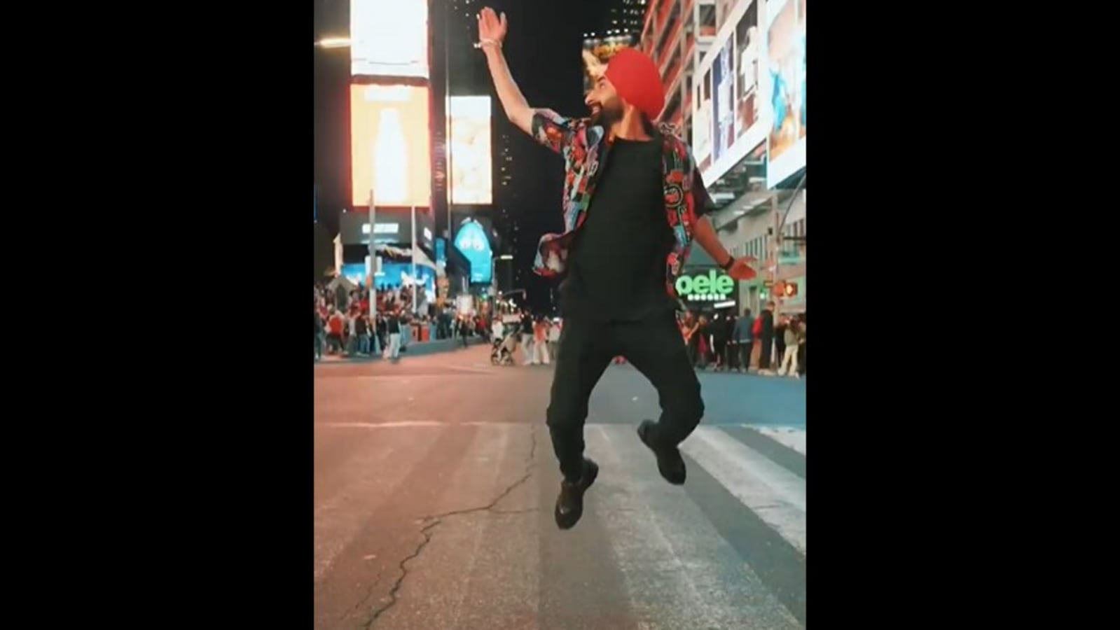 Man’s bhangra performance to Mundian To Bach Ke at Times Square wows ...