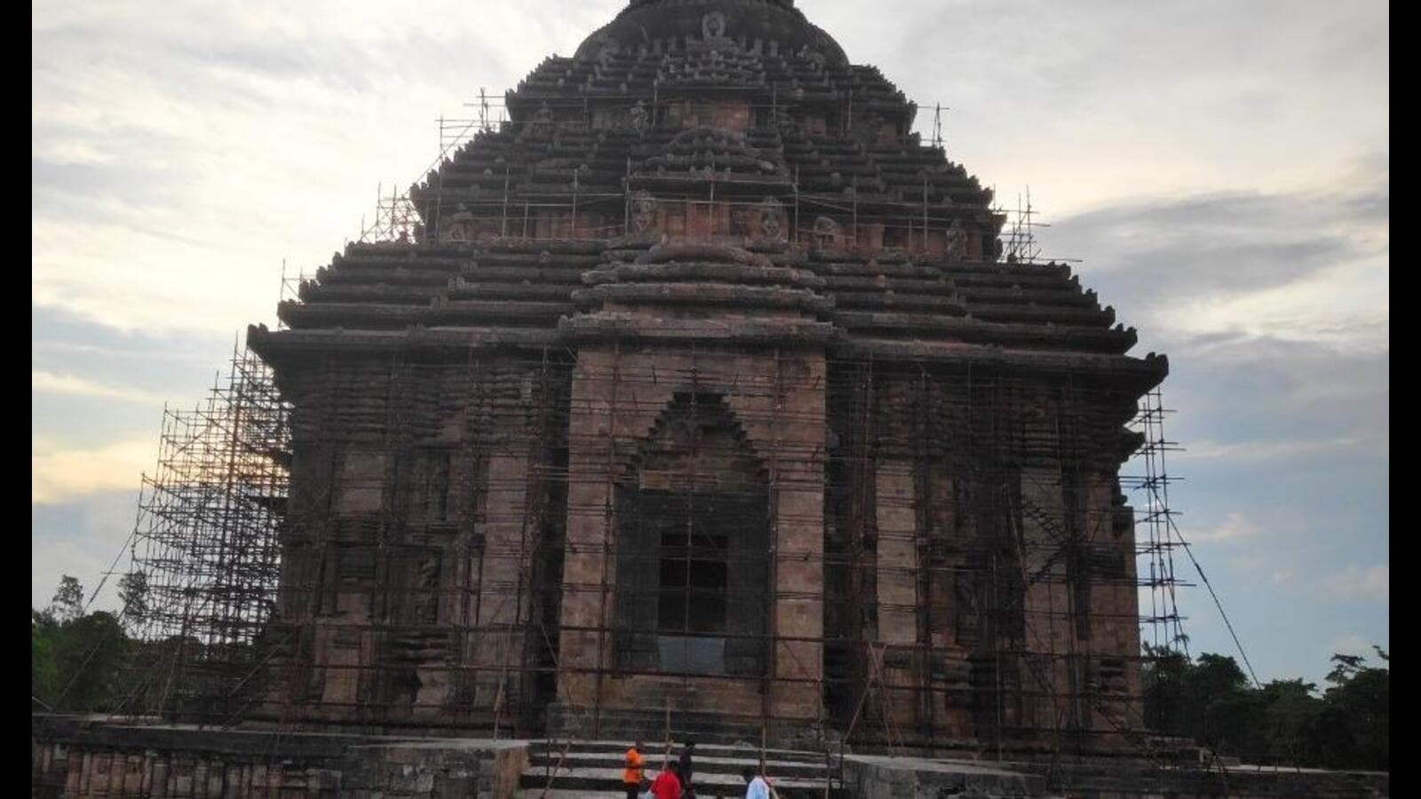 Sand filled at Konark Sun Temple to prevent its collapse to be removed ...