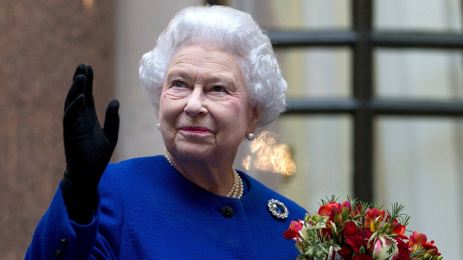 Britain's longest reigning monarch Queen Elizabeth II dies at 96 ...