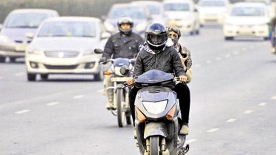 WHO issues guidelines on helmet use: Full-face covering, tightly ...