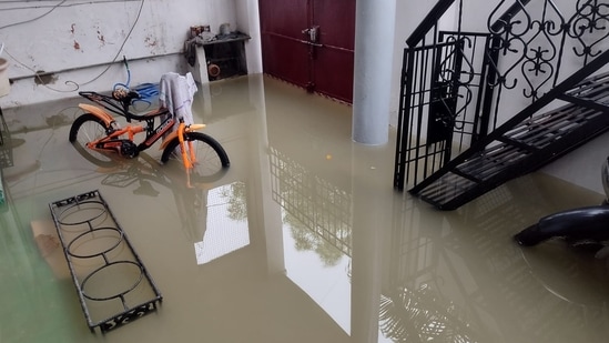 Schools shut, water inside homes as heavy rain batters Lucknow| Pics ...