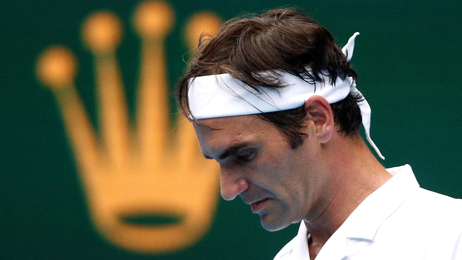 Roger Federer's coach casts serious doubt over tennis legend's Laver ...