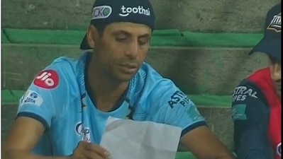 'Sabko pata nahi kyu aisa lagta hai. Uspe sirf...': Nehra's hilarious ...