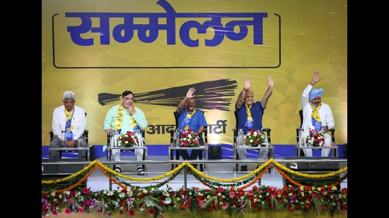 Show of unity at 1st AAP national conclave; party talks up 10-year rise ...