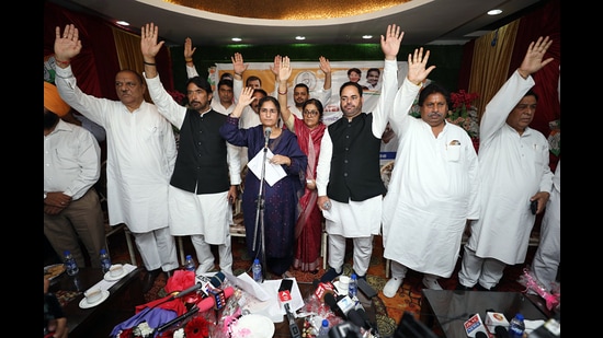 J&K Congress passes resolution seeking Rahul Gandhi as party chief ...