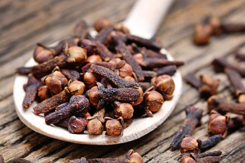 Chewing clove on empty stomach daily can do wonders for your health ...