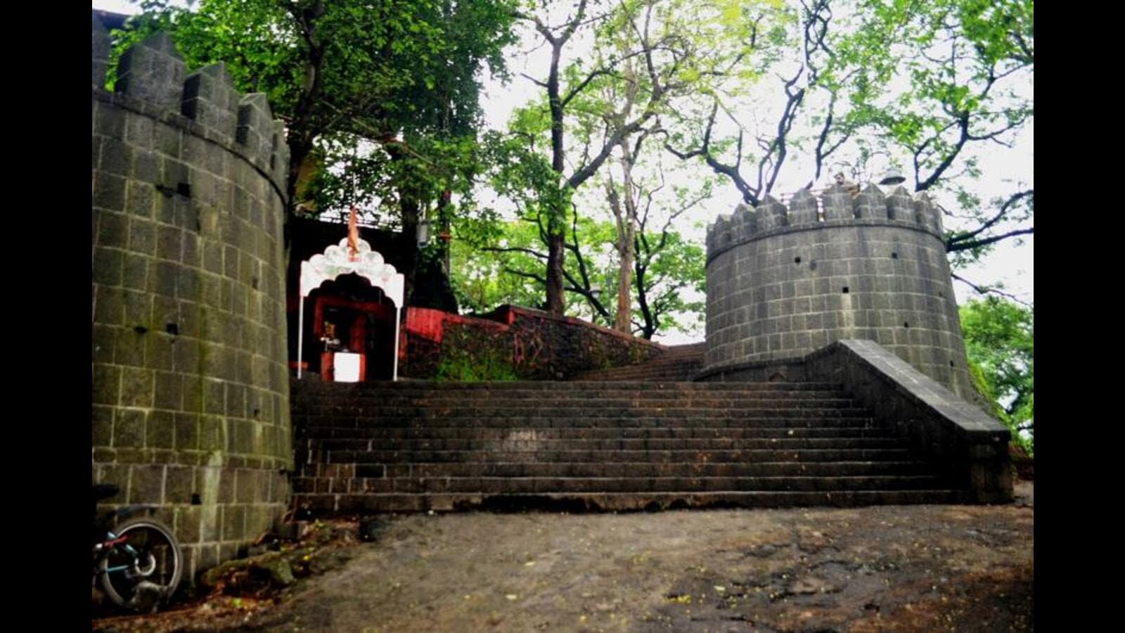 Thane Collector gives permission to CM Shinde supporter Bhoir to hold ...