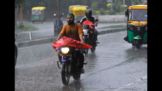 Chandigarh: Retreating monsoon springs surprise with 40.6 mm rain ...