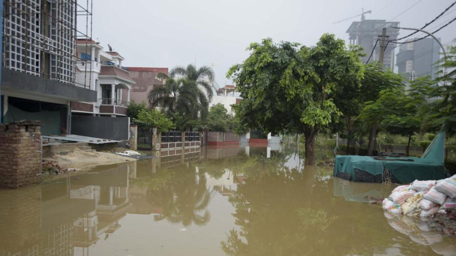 Gurugram residents suffer losses from rainwater damage | Hindustan Times