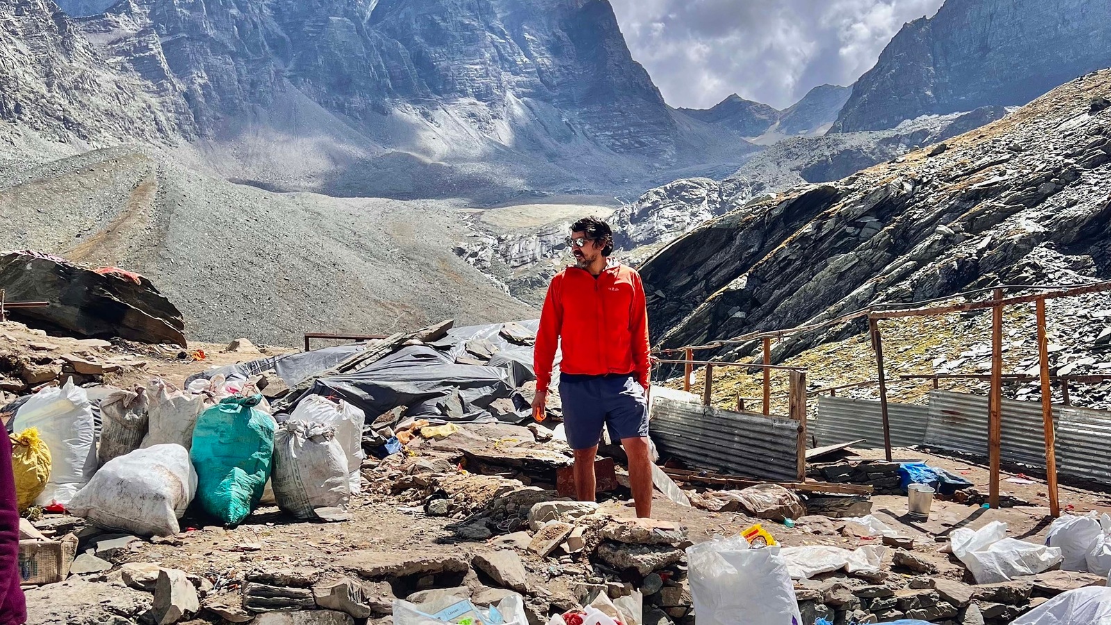 Haryana man on mission to clean up litter from Himalayas | Hindustan Times