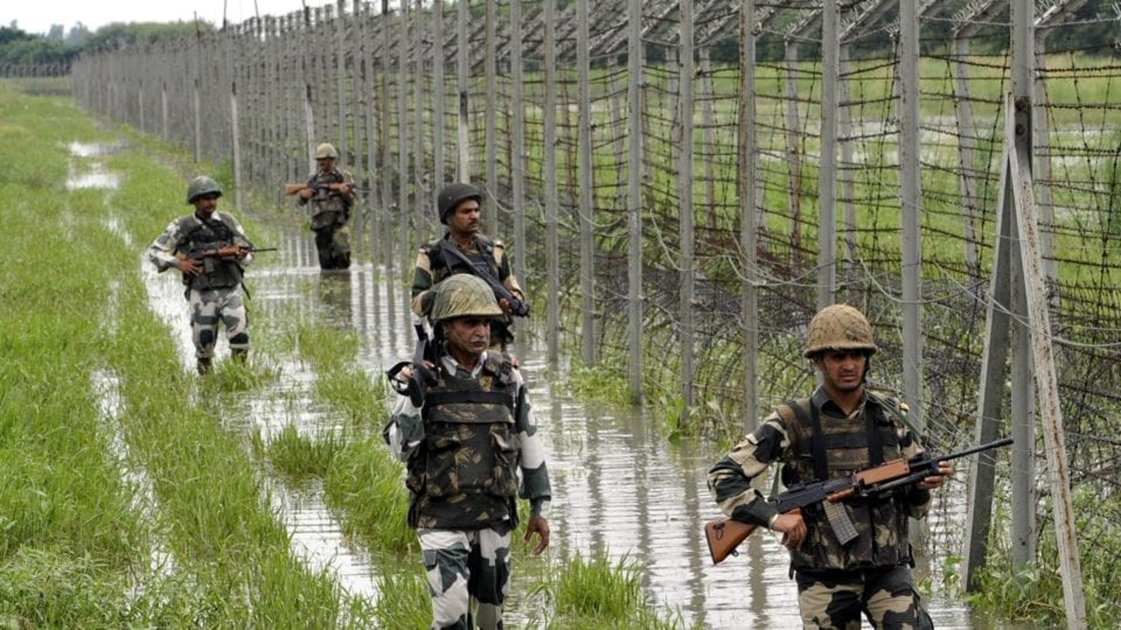 110 cases of Pakistani drones entering India, 6 shot dead: BSF | Latest ...