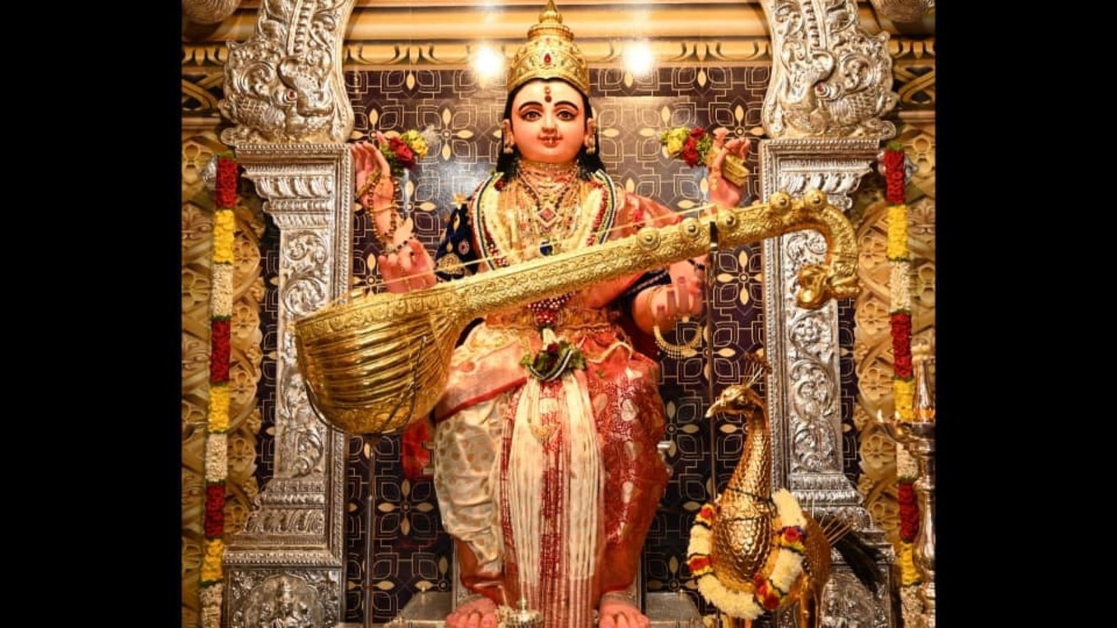 Mangaluru: Goddess Sharada gets saree worth ₹8 lakh with gold zari ...