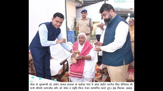 Goa CM hails sacrifice of Punjab’s Karnail Singh Benipal, visits his ...