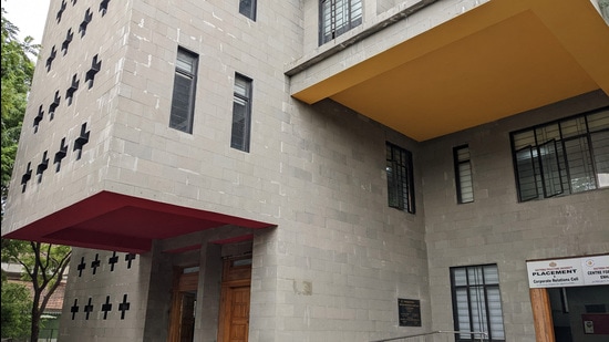 SPPU placement cell provided placements to only 1,888 out of 6,122 ...