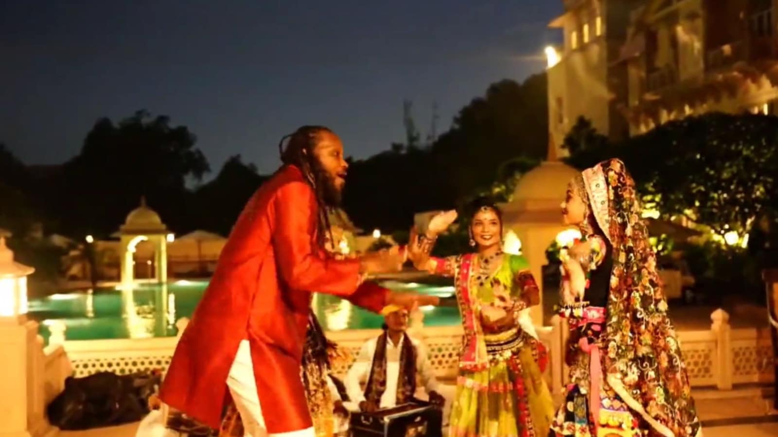 Chris Gayle dances on dhol beats in Rajasthan to celebrate Navratri ...