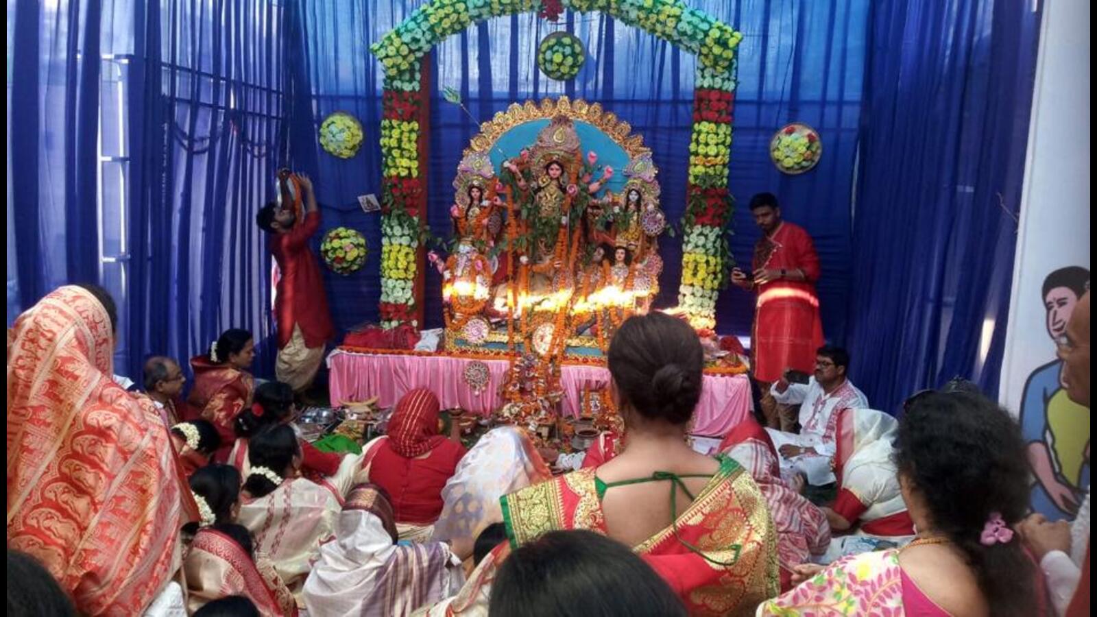 All-woman Durga Puja pandal in Ghaziabad a crowd puller - Hindustan Times