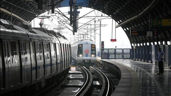 Snag hits service on Blue Line for three hours | Latest News Delhi