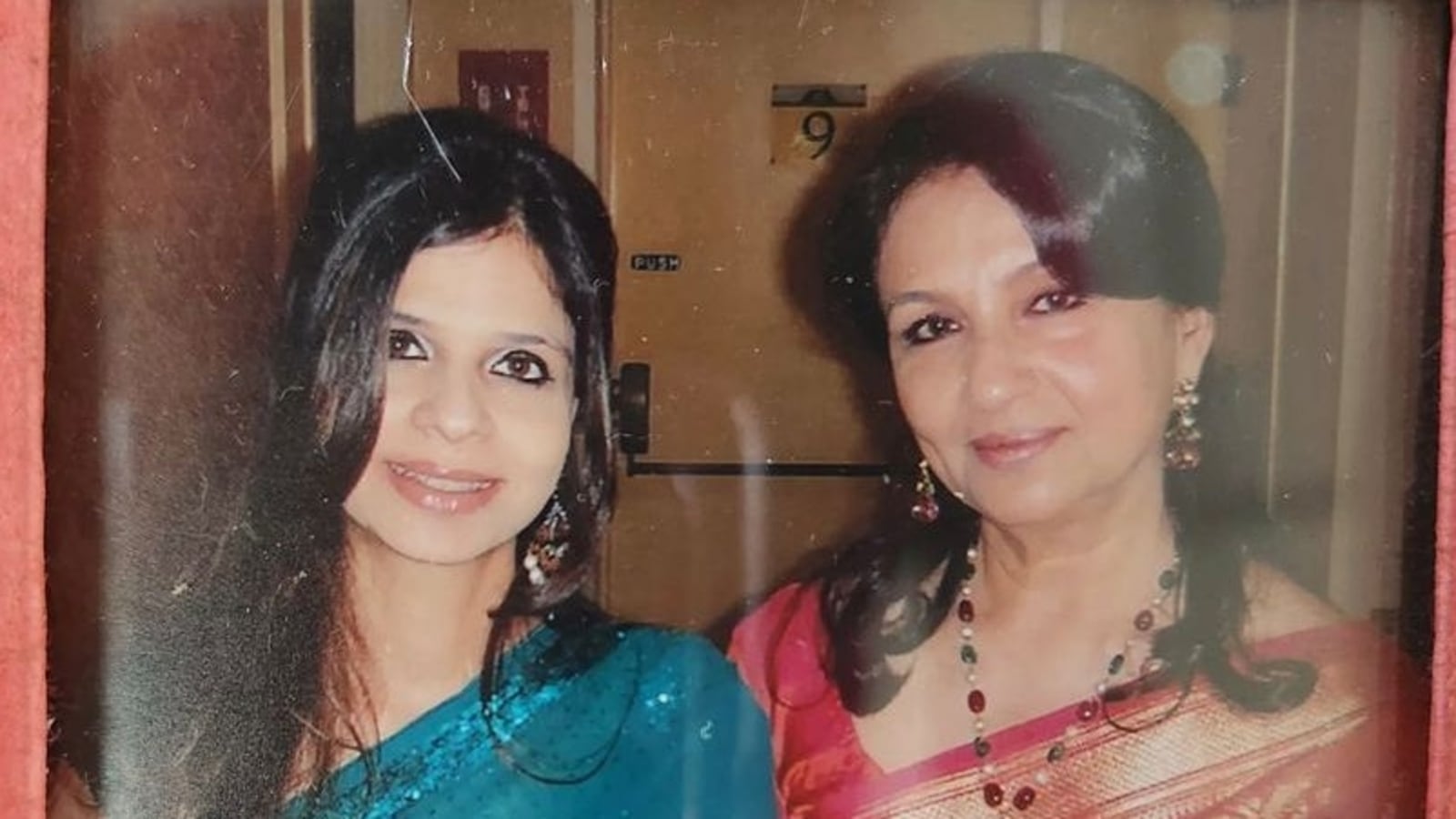 Saba Ali Khan reunites with mom Sharmila Tagore after 3 years, shares ...