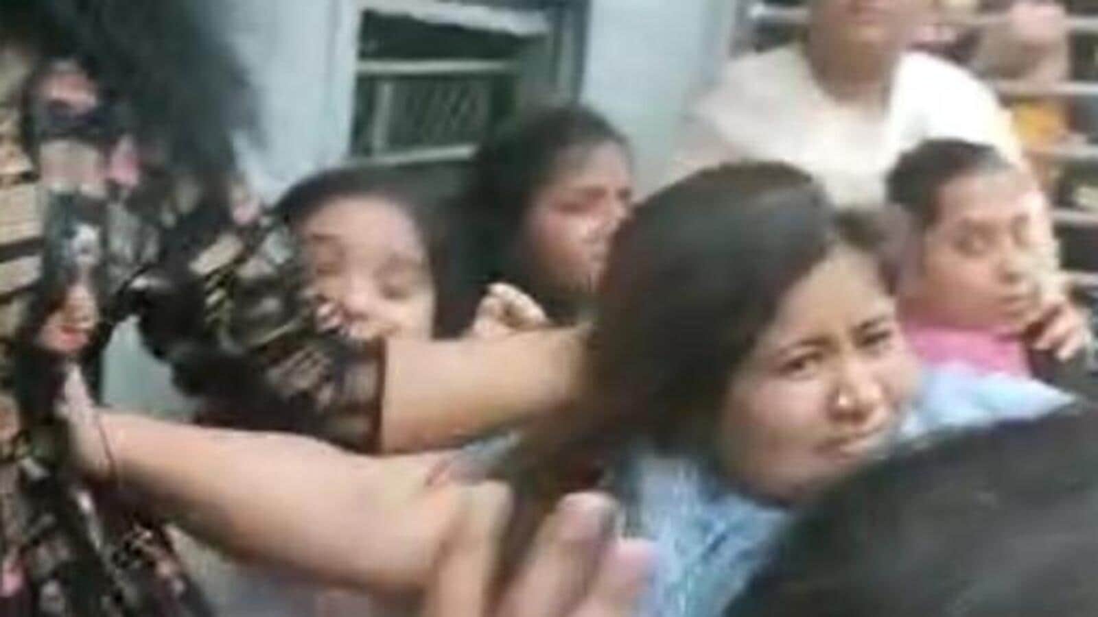 Women passengers fight inside Mumbai local; cop injured as video goes ...