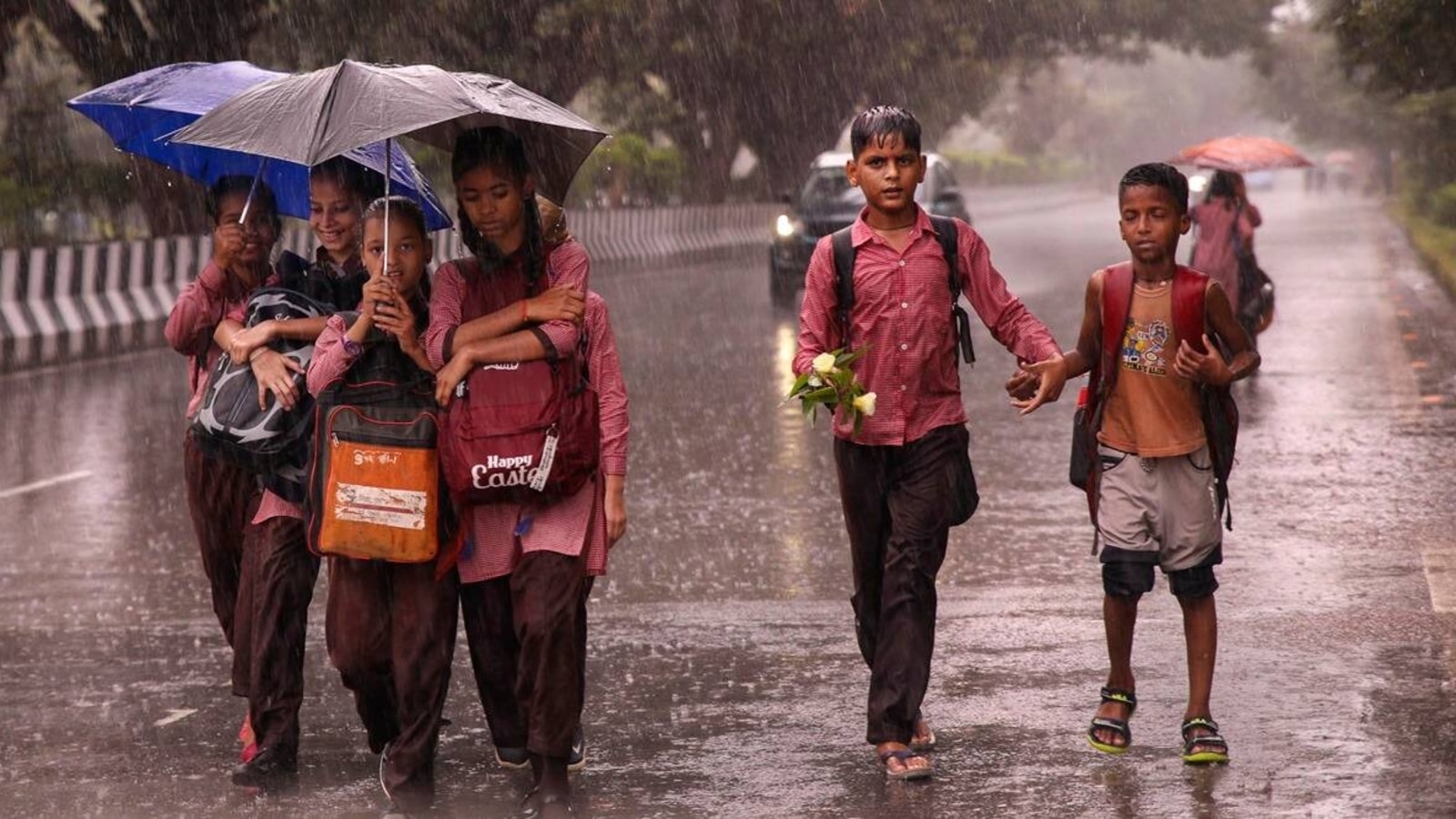 Heavy rains: Lucknow, many other UP districts order closure of schools ...