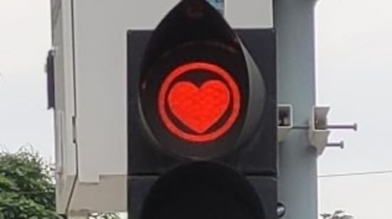 Spotted a heart-shaped traffic light in Bengaluru? Here is what it ...