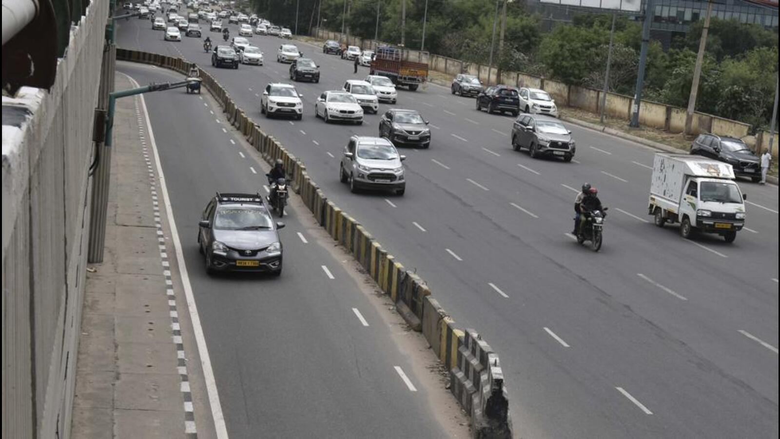 Nigerian drug runner suspect breaks through police barricades, injures ...