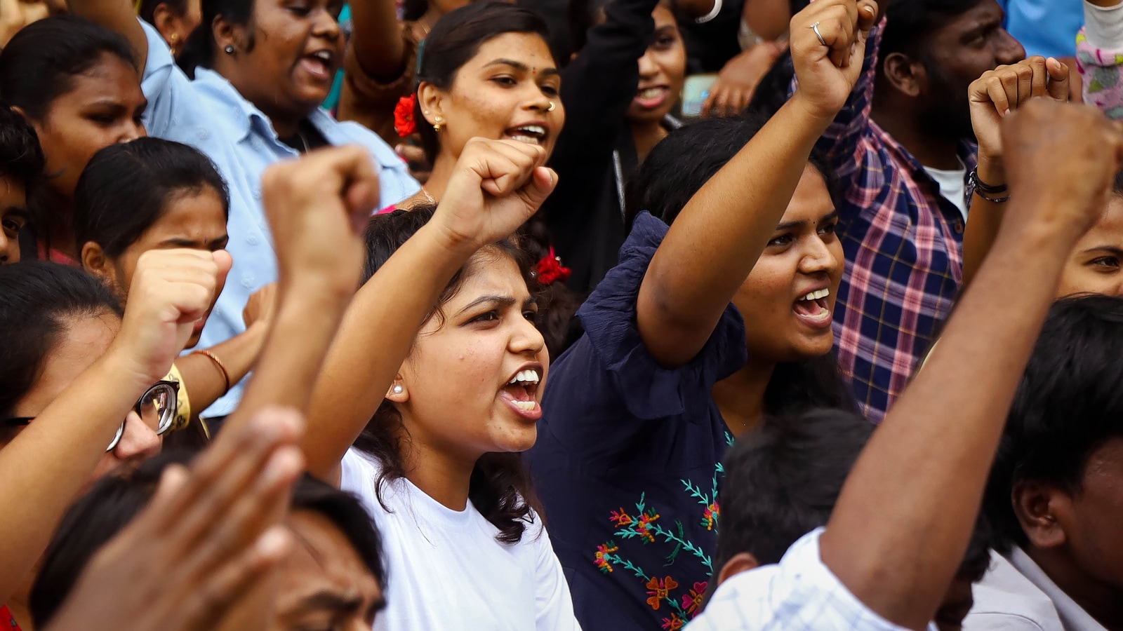 Student protests continue for second day in a row at Bangalore ...