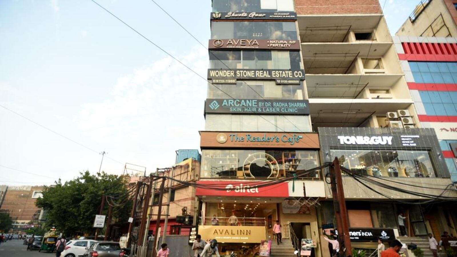 Noida traders optimistic as business picks up pace in festive season ...