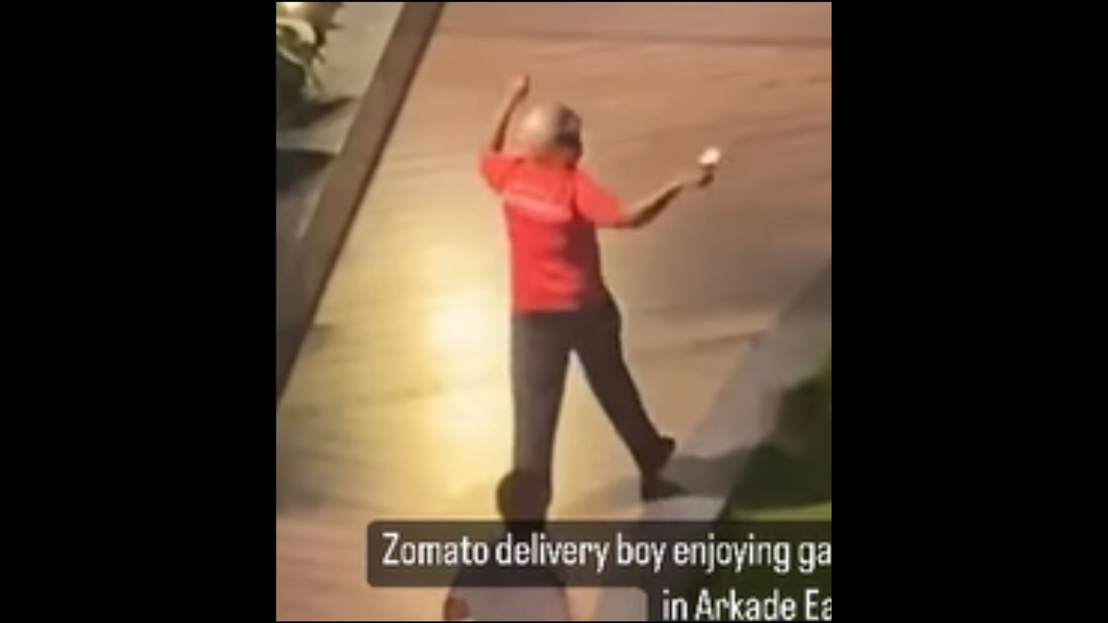 Zomato delivery man breaks into Garba dance while on shift because why ...