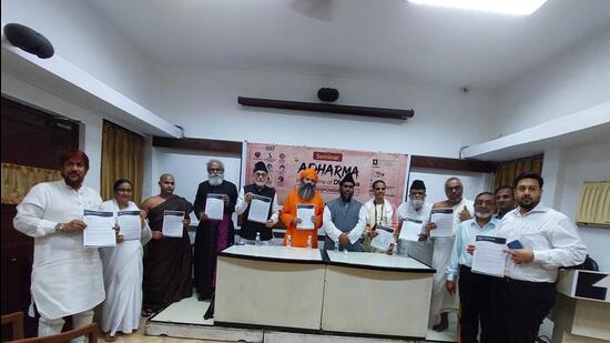 Religious leaders gather to discuss dharma, combat hatred | Mumbai news